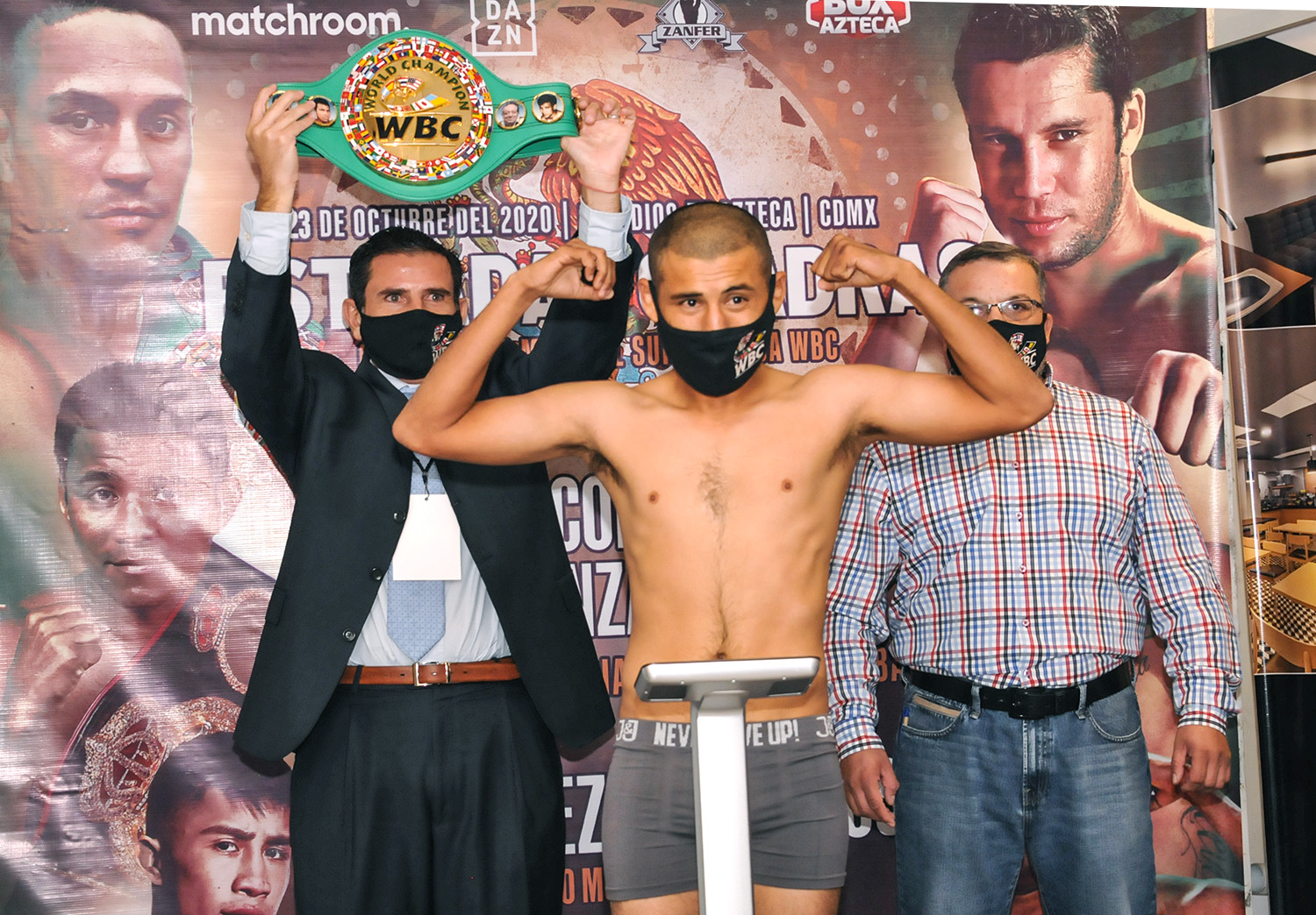 PESAJE OFICIAL: 'REY' MARTÍNEZ VS MOISÉS CALLEROS - EL VIRUS DEL BOXEO